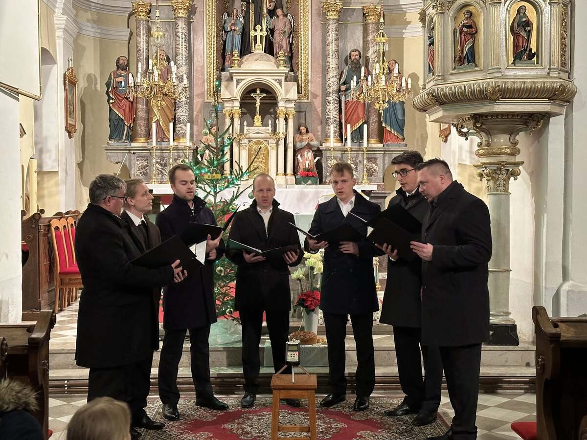 BOŽIČ S POTOŠKIMI FANTI - loski-potok.si